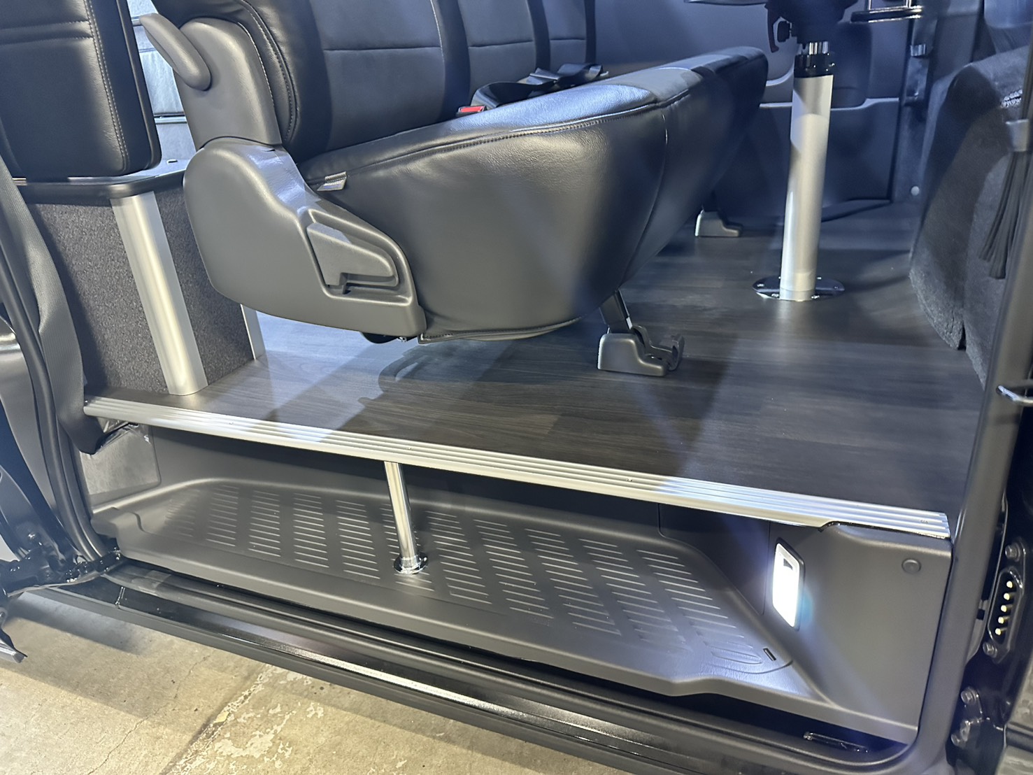 NEEDSBOX P-type2 ハイエースV S-GL DARK PRIMEⅡディーゼル4WD 【N6324】 | トランスポーター専門店 ...